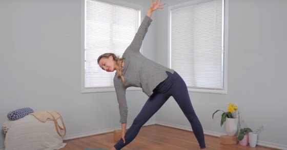 A 15-Minute Yoga Practice Created for Women Over 40 - Dario Connect